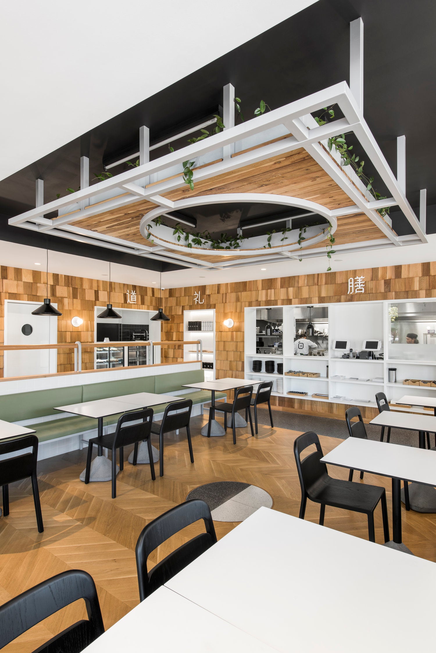 BAI LONG – emmasadiethomson